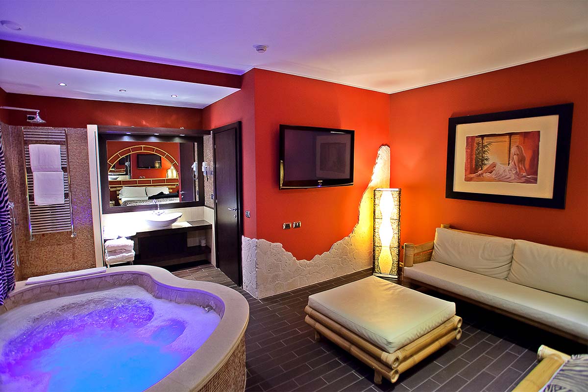 Camere & Tariffe - Suite Africa Bamboo con specchi e idromassaggio ...